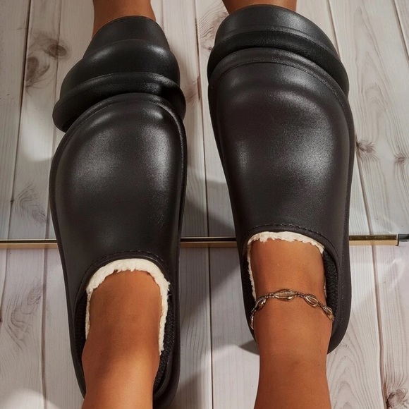 SHEIN | Shoes | Black Shein Clogs Brand New | Poshmark